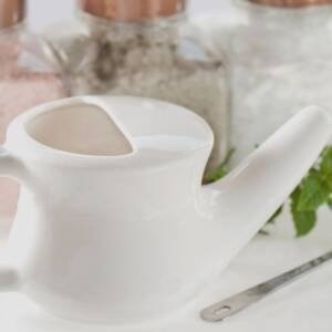 How to Use a Neti Pot at Home | For Colds & Flu